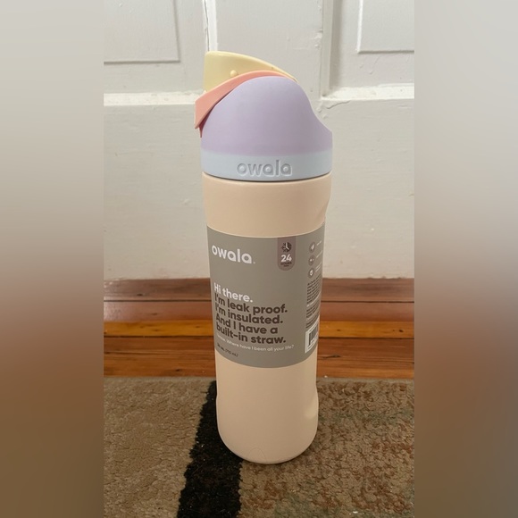 owala | Kitchen | Owala Freesip 24oz Stainless Steel Water Bottle ...